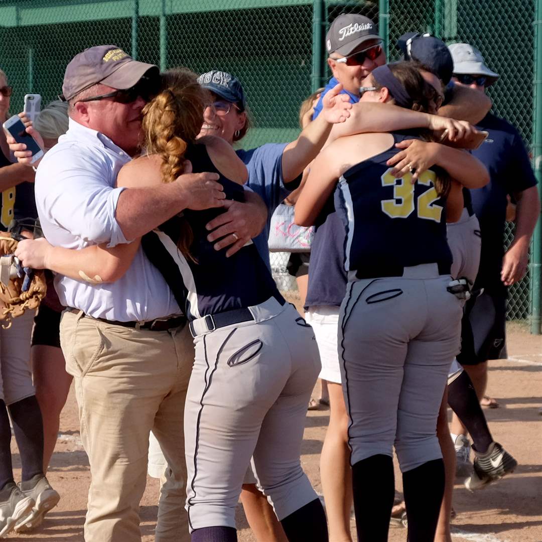 IN PICTURES: Whiteford softball advances to state semifinal - The Blade