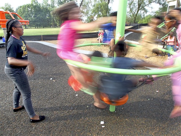 Photo: Youngsters have fun in the sun at Swan Creek Metropark | The Blade