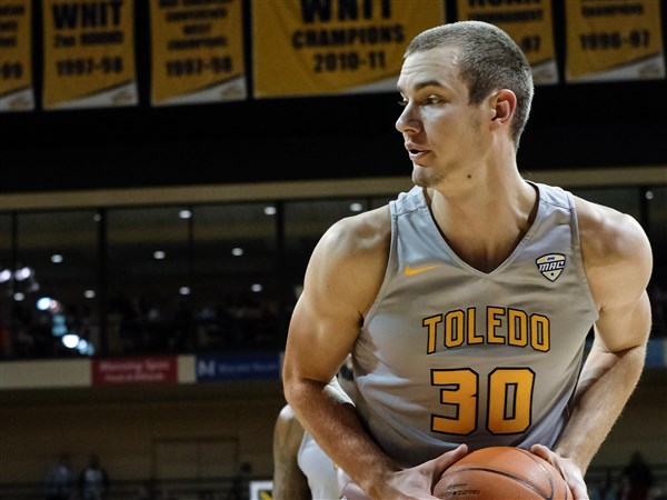 UT men's basketball team wins final game of Italy trip at U.S. Army ...