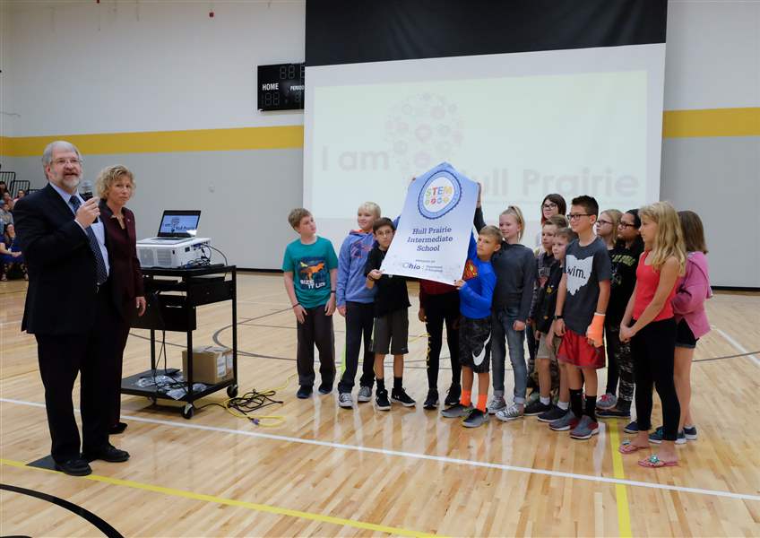 Ohio superintendent visits Hull Prairie Intermediate to celebrate STEM ...