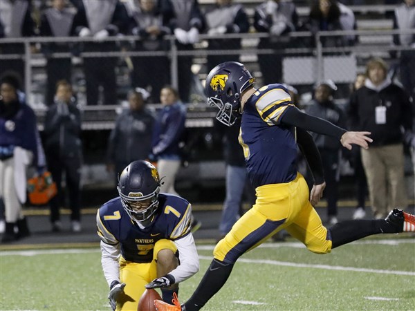 Last-second field goal sends Whitmer to second round | The Blade