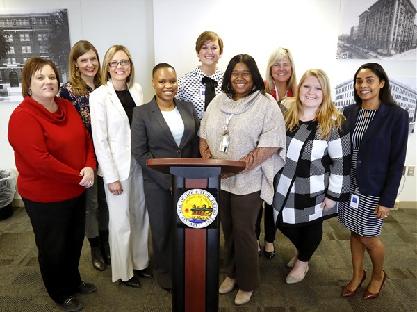 Setting records: Mayor Kapszukiewicz has most female staff in Toledo's ...