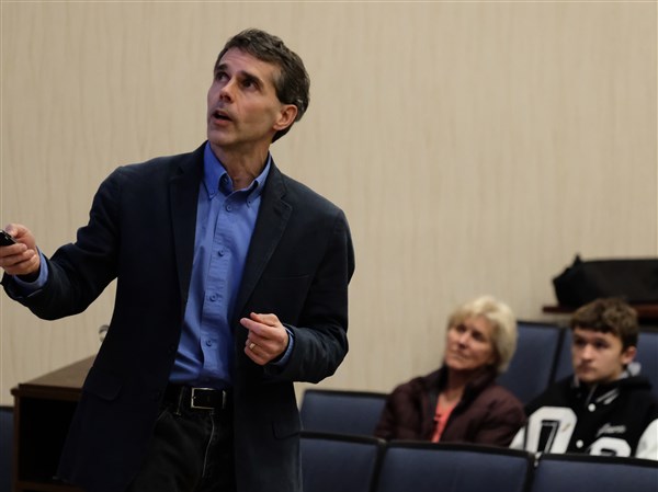 NASA flight director speaks at University of Toledo | The Blade