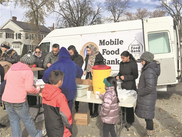 Islamic Center's Mobile Food Bank feeds thousands | The Blade