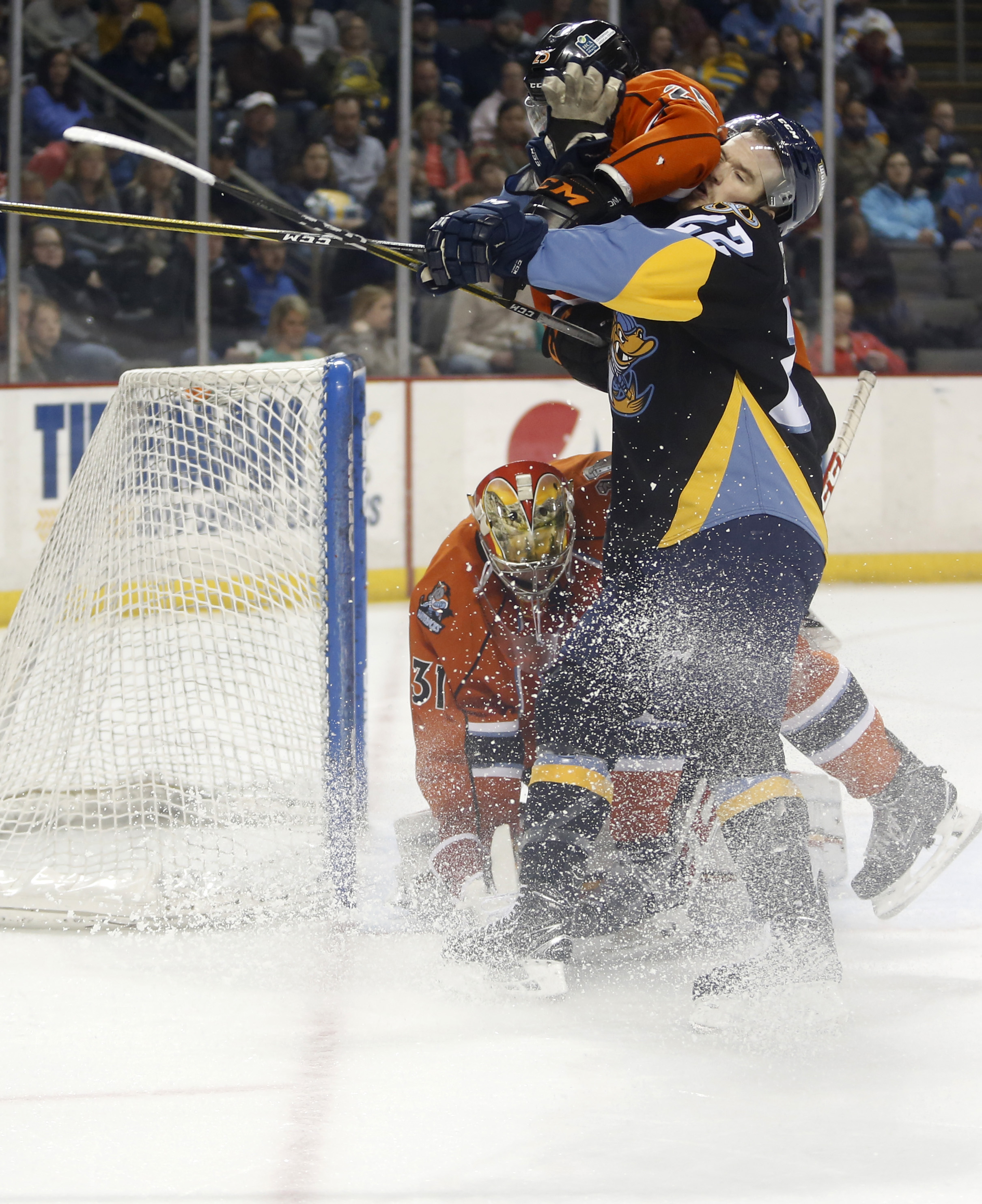Walleye win 6th in a row by topping Mavericks, 2-1 - The Blade
