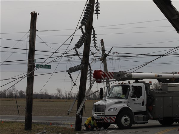 Fallen wires block Anthony Wayne Trail in Maumee | The Blade