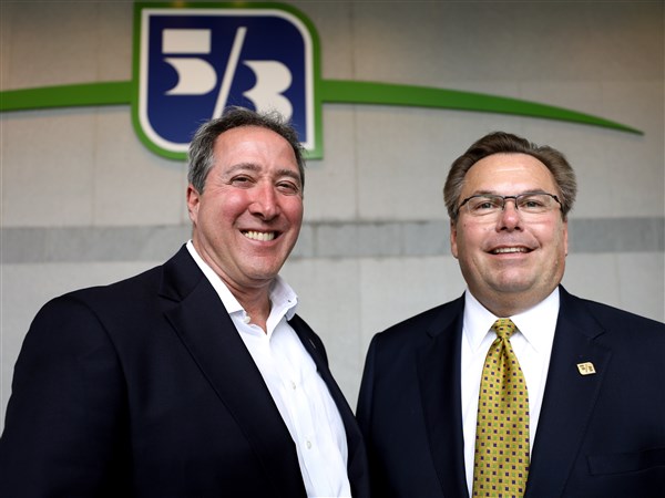 With acquisition of of MB Financial, Fifth Third reaches for bigger ...