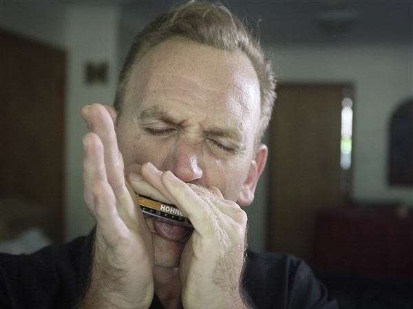 Johnny Reed keeping it simple at Levis Square | The Blade