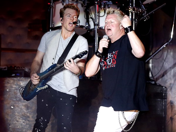 Thousands pack into airport for Bash On The Bay | The Blade