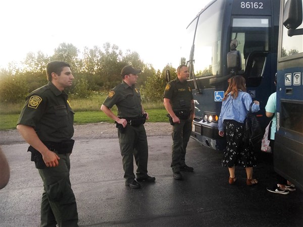 Border Patrol checks on Greyhound buses raise eyebrows | The Blade