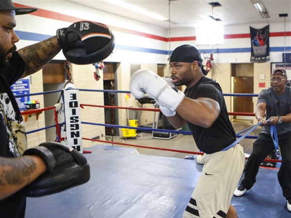 Toledo boxer Ware loses for first time as pro | The Blade