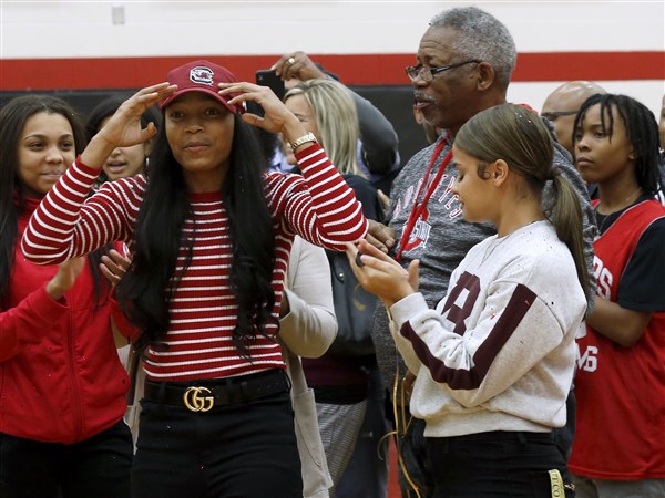 Rogers star Zia Cooke commits to South Carolina | The Blade