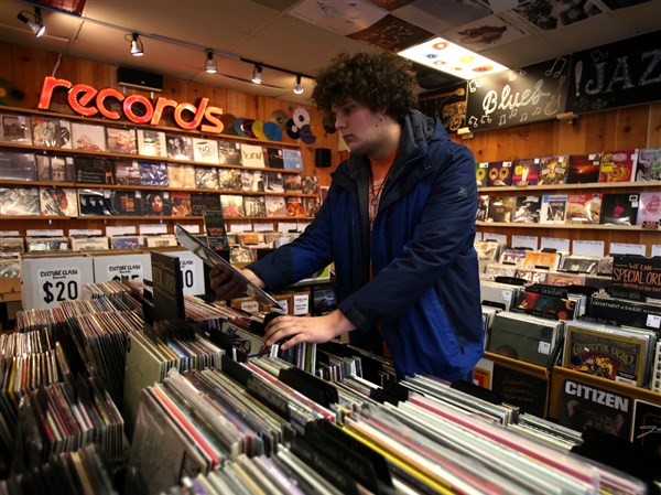 Vinyl lives on | The Blade