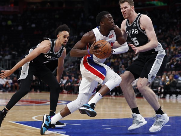 Spurs streak past Pistons, win 5th straight | The Blade