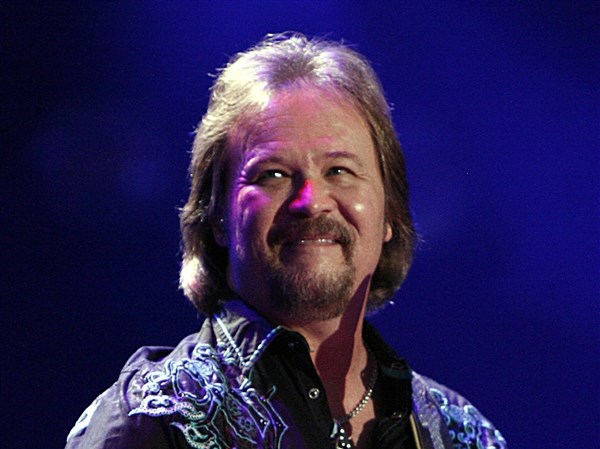 Country star Travis Tritt's tour bus involved in fatal wreck | The Blade
