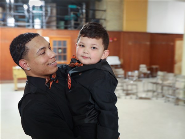 18-year-old father graduates, driven to lead by example | The Blade