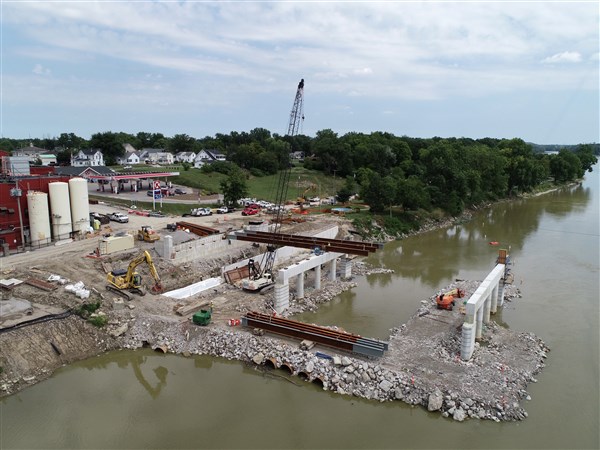 Contractors reach milestone with Clinton Street Bridge project | The Blade