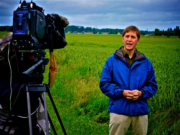 Toledoan, CBS News correspondent brings stories from the road back home ...