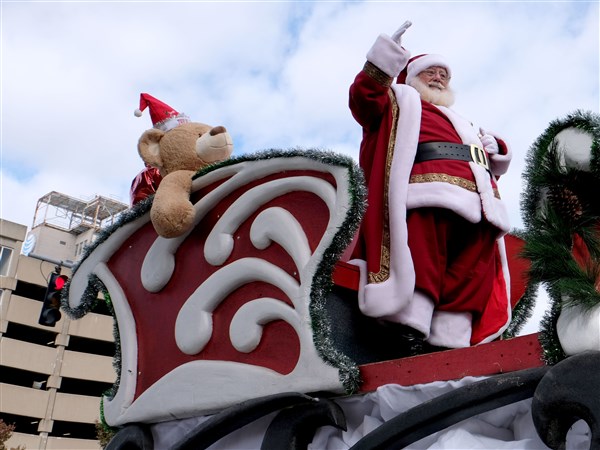 Blade Holiday Parade ushers in festive season | The Blade