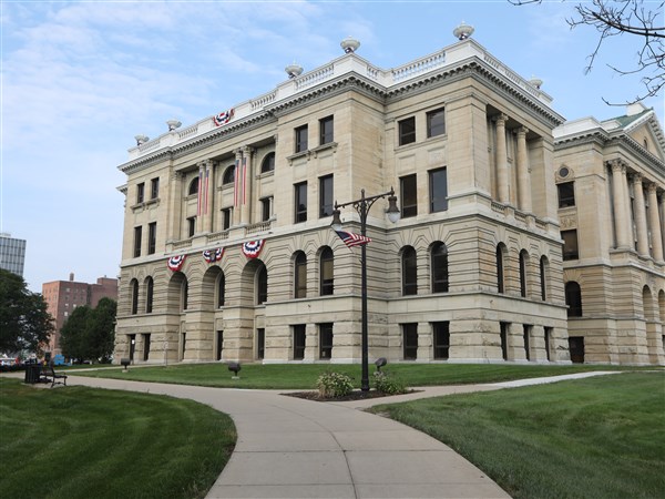 Public defenders in Lucas County will be paid more hourly | The Blade