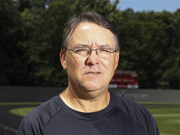 Football coach Vicars resigns after one season at Bedford | The Blade