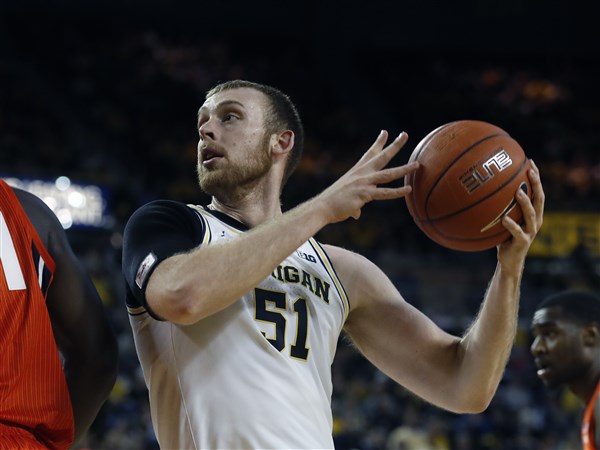 Austin Davis will return for 5th year with Michigan basketball | The Blade