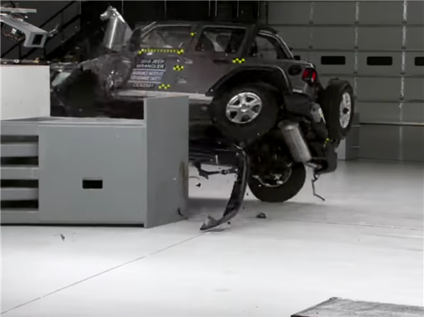 Jeep Wrangler tips over in crash test | The Blade