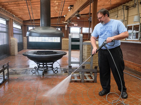 Restaurants prepare for dine-in customers | The Blade