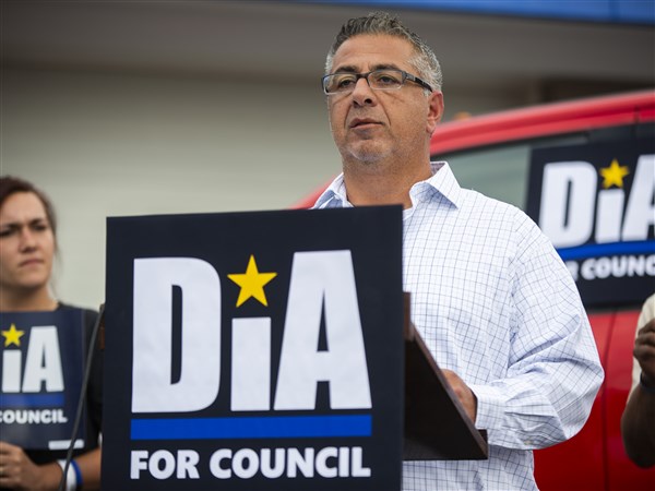 Father of slain Toledo officer Anthony Dia announces city council run ...