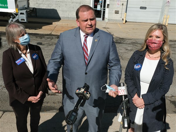 'History is made by those who show up': Early voting begins in Ohio ...