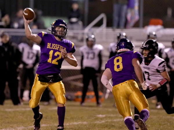 Blissfield piles up 63 points in first-round rout | The Blade