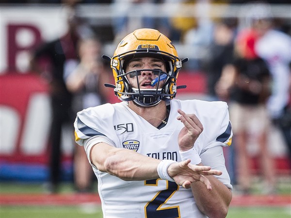 Back-up Carter Bradley steps up at quarterback for Rockets | The Blade