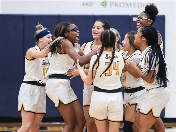 Royal-Davis becomes Toledo's top girls career scorer | The Blade