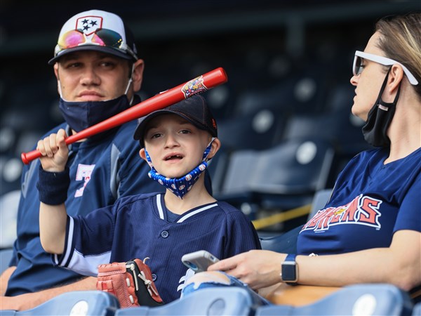 Briggs: How sweet the sound as baseball fans return to Fifth Third ...