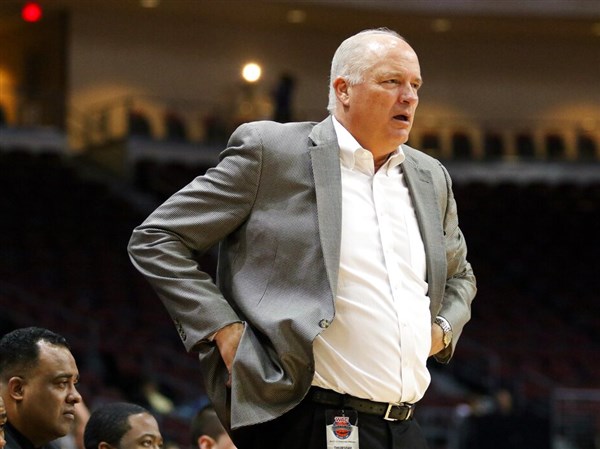 Loyola Chicago brings Fostoria, BGSU legend Dan Hipsher out of ...