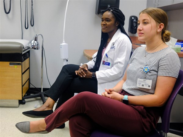 Faking sick: Standardized patients give UT medical students leg up in ...