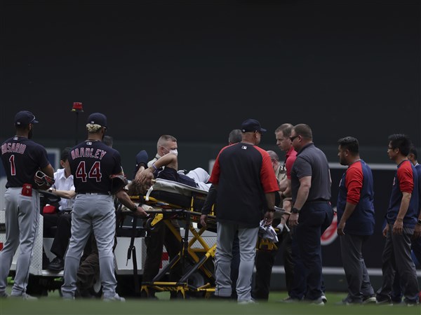 Indians' Naylor injured in collision during 8-2 loss to Twins | The Blade
