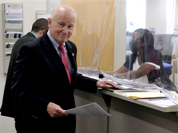 Carty's back: Finkbeiner files petitions to run again for Toledo mayor ...