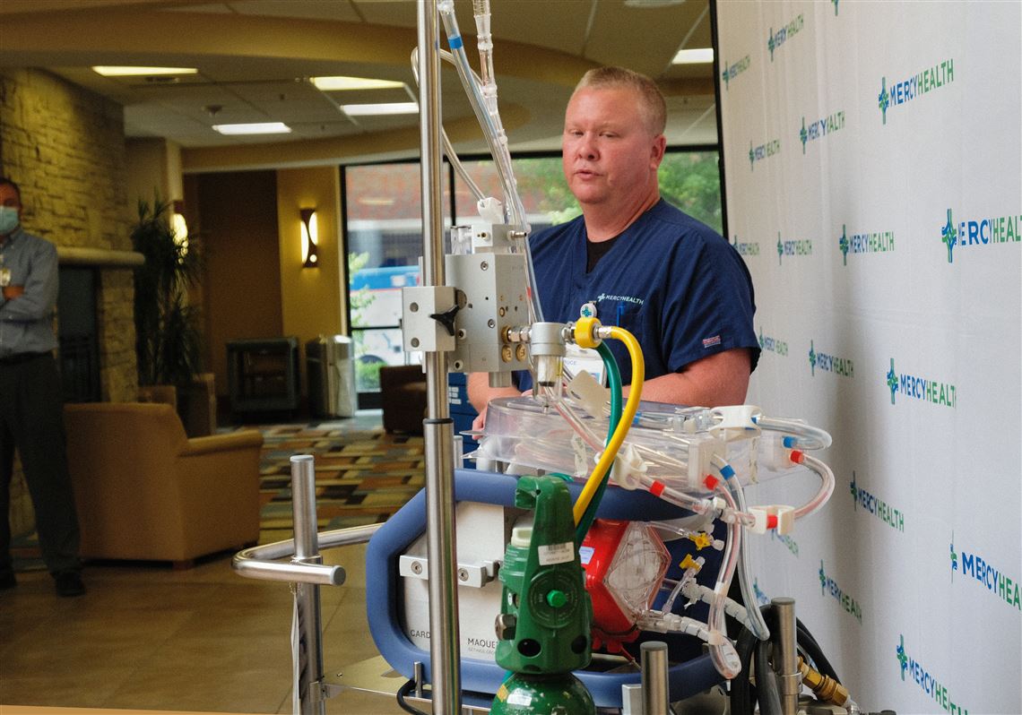 Extracorporeal Membrane Oxygenation Machine