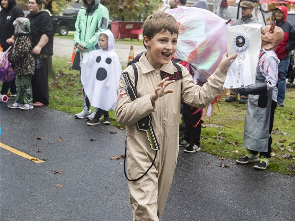 Hell on wheels: Motorized coffins featured in Elmore's Halloween derby ...
