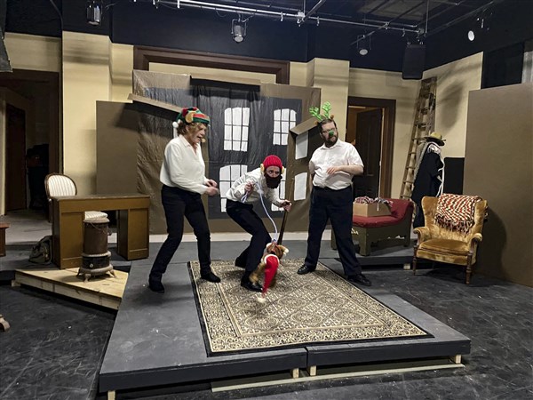 Black Swamp Players sample holiday favorites in mashup show | The Blade