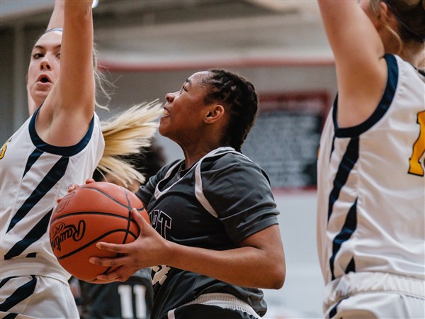 Ball doesn't bounce Start's way in close Classic in the Country girls ...
