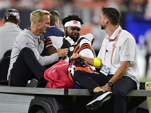 Browns' Odom, USFL star, suffers season-ending knee injury | The Blade