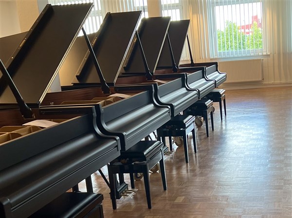 Hamburg’s Steinway factory carefully crafts just 6 pianos a day | The Blade