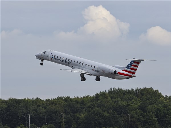 Bird strike sparks plane engine fire shortly after takeoff in Ohio ...