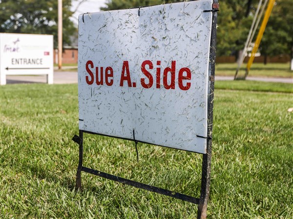 Dispute related to 'Sue A. Side' sign settled | The Blade