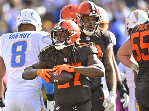 Browns RB Kareem Hunt ignores rumors as trade deadline nears | The Blade