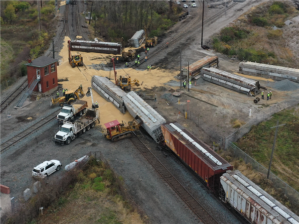 Train derails in Oregon, spills corn | The Blade
