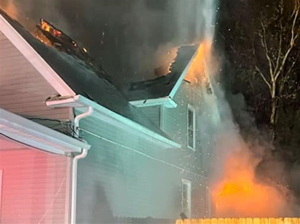 Fire crews battle blaze in South Toledo | The Blade