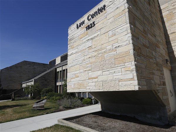 UT law school graduates see lower passage rate compared to peers | The ...